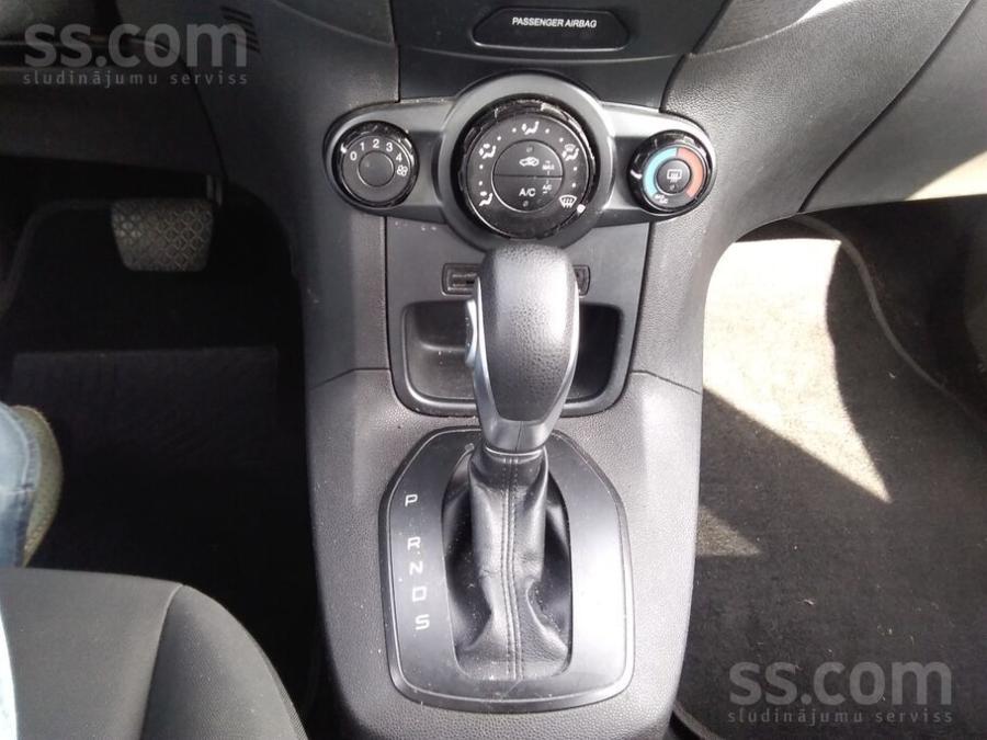 Pelēks Ford Fiesta 2015 Rīga, ar dzinēja tilpumu 1.00 L un nobraukumu 158 tūkst. km par 3300 €, foto 7 vietnē AUTOMOTO.COM.LV
