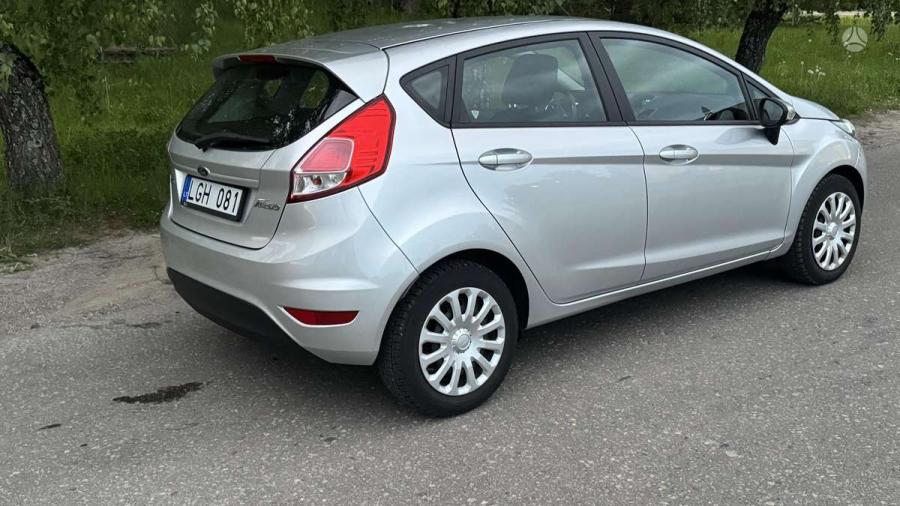 Pelēks Ford Fiesta 2015 Viļņa, ar dzinēja tilpumu 1.00 L un nobraukumu 147 tūkst. km par 5500 €, foto 8 vietnē AUTOMOTO.COM.LV