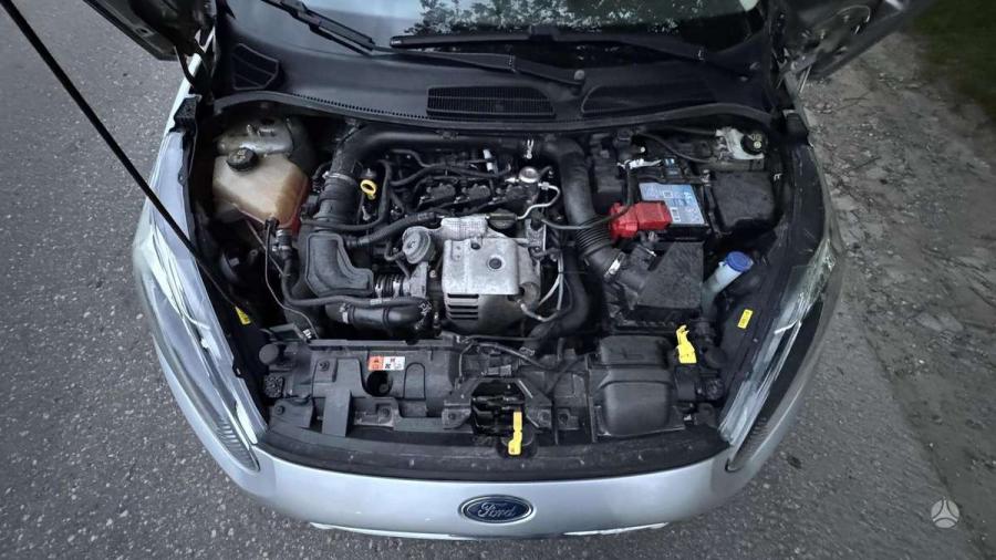 Pelēks Ford Fiesta 2015 Viļņa, ar dzinēja tilpumu 1.00 L un nobraukumu 147 tūkst. km par 5500 €, foto 10 vietnē AUTOMOTO.COM.LV