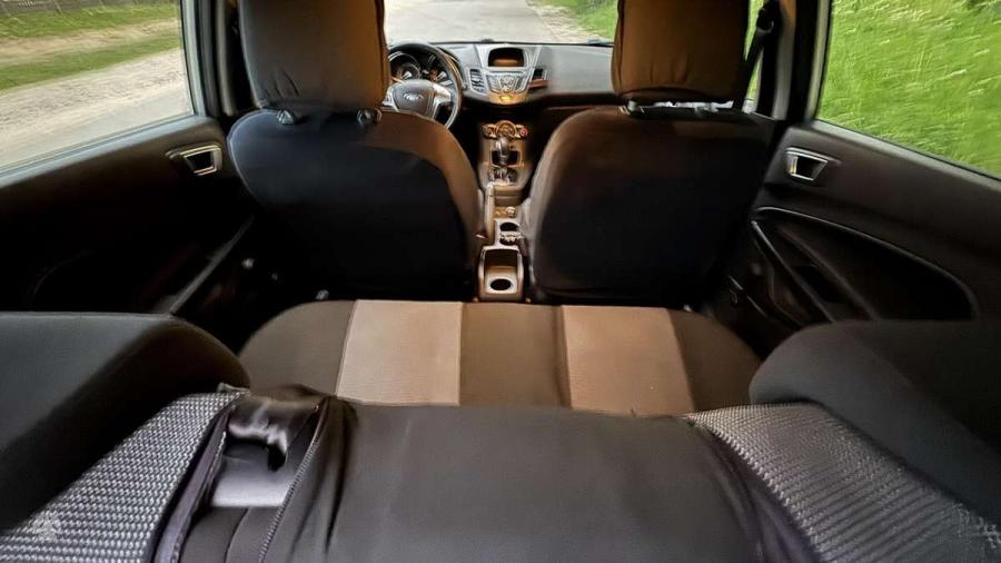 Pelēks Ford Fiesta 2015 Viļņa, ar dzinēja tilpumu 1.00 L un nobraukumu 147 tūkst. km par 5500 €, foto 12 vietnē AUTOMOTO.COM.LV