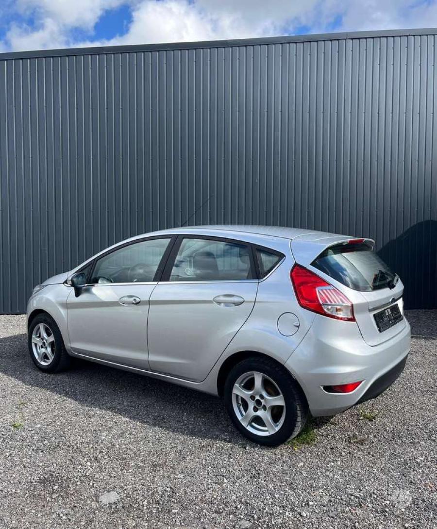 Grey Ford Fiesta 2015 in Vilnius, with an engine capacity of 1.00 L and mileage of 166 thousand km for 3150 €, photo 5 on AUTOMOTO.COM.LV