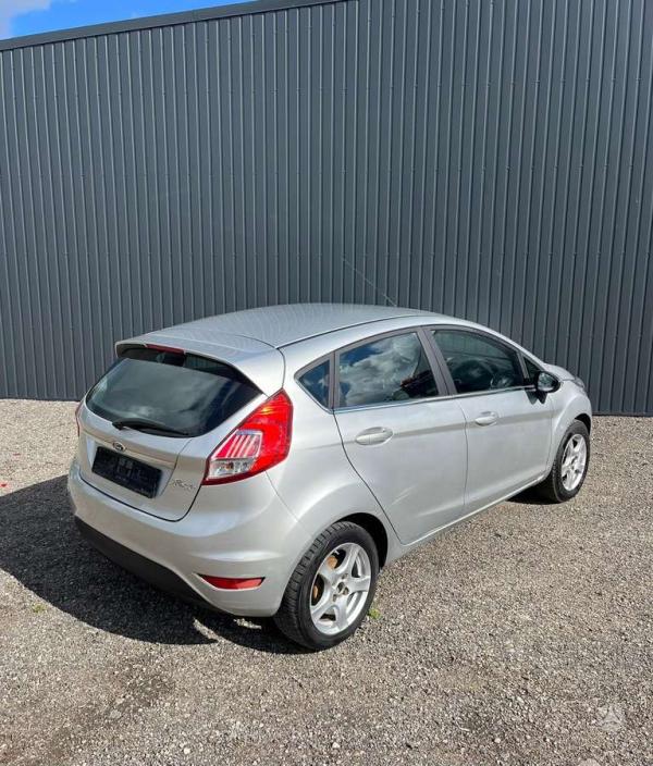Pelēks Ford Fiesta 2015 Viļņa, ar dzinēja tilpumu 1.00 L un nobraukumu 166 tūkst. km par 3150 €, foto 7 vietnē AUTOMOTO.COM.LV