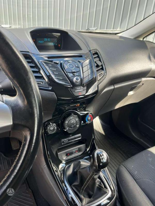 Pelēks Ford Fiesta 2015 Viļņa, ar dzinēja tilpumu 1.00 L un nobraukumu 166 tūkst. km par 3150 €, foto 9 vietnē AUTOMOTO.COM.LV