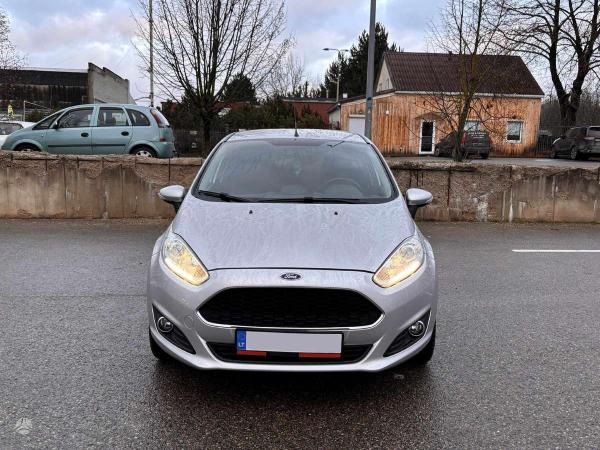 Pelēks Ford Fiesta 2016 Viļņa, ar dzinēja tilpumu 1.24 L un nobraukumu 113 tūkst. km par 3900 €, foto 2 vietnē AUTOMOTO.COM.LV