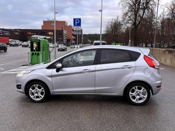 Pelēks Ford Fiesta 2016 Viļņa, ar dzinēja tilpumu 1.24 L un nobraukumu 113 tūkst. km par 3900 €, foto 4 vietnē AUTOMOTO.COM.LV