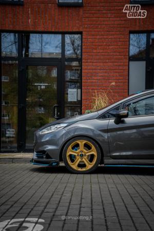 Pelēks Ford Fiesta 2016 Kauņa, ar dzinēja tilpumu 1.60 L un nobraukumu 160 tūkst. km par 9500 €, foto 4 vietnē AUTOMOTO.COM.LV