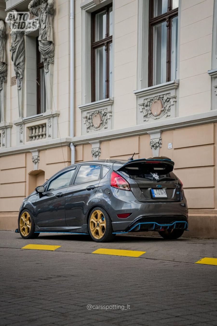 Pelēks Ford Fiesta 2016 Kauņa, ar dzinēja tilpumu 1.60 L un nobraukumu 165 tūkst. km par 9100 €, foto 4 vietnē AUTOMOTO.COM.LV