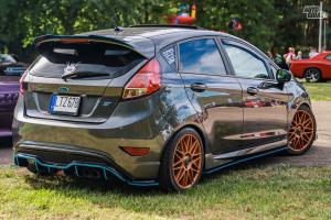 Pelēks Ford Fiesta 2016 Kauņa, ar dzinēja tilpumu 1.60 L un nobraukumu 165 tūkst. km par 9100 €, foto 5 vietnē AUTOMOTO.COM.LV