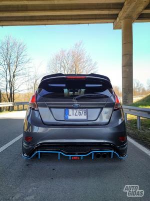 Pelēks Ford Fiesta 2016 Kauņa, ar dzinēja tilpumu 1.60 L un nobraukumu 165 tūkst. km par 9100 €, foto 8 vietnē AUTOMOTO.COM.LV