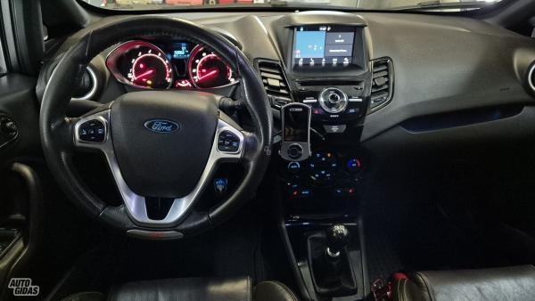 Pelēks Ford Fiesta 2016 Kauņa, ar dzinēja tilpumu 1.60 L un nobraukumu 165 tūkst. km par 9100 €, foto 9 vietnē AUTOMOTO.COM.LV