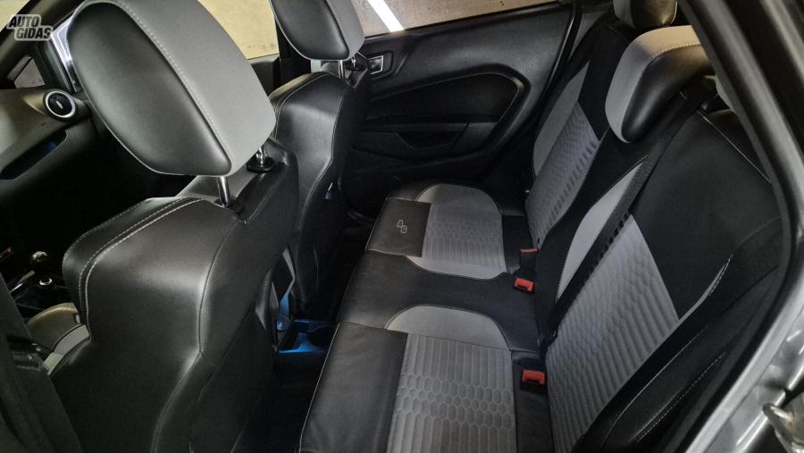 Pelēks Ford Fiesta 2016 Kauņa, ar dzinēja tilpumu 1.60 L un nobraukumu 165 tūkst. km par 9100 €, foto 13 vietnē AUTOMOTO.COM.LV