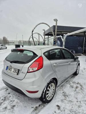 Pelēks Ford Fiesta 2016 Viļņa, ar dzinēja tilpumu 1.00 L un nobraukumu 147 tūkst. km par 4450 €, foto 2 vietnē AUTOMOTO.COM.LV