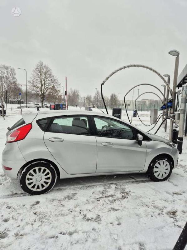 Pelēks Ford Fiesta 2016 Viļņa, ar dzinēja tilpumu 1.00 L un nobraukumu 147 tūkst. km par 4450 €, foto 3 vietnē AUTOMOTO.COM.LV