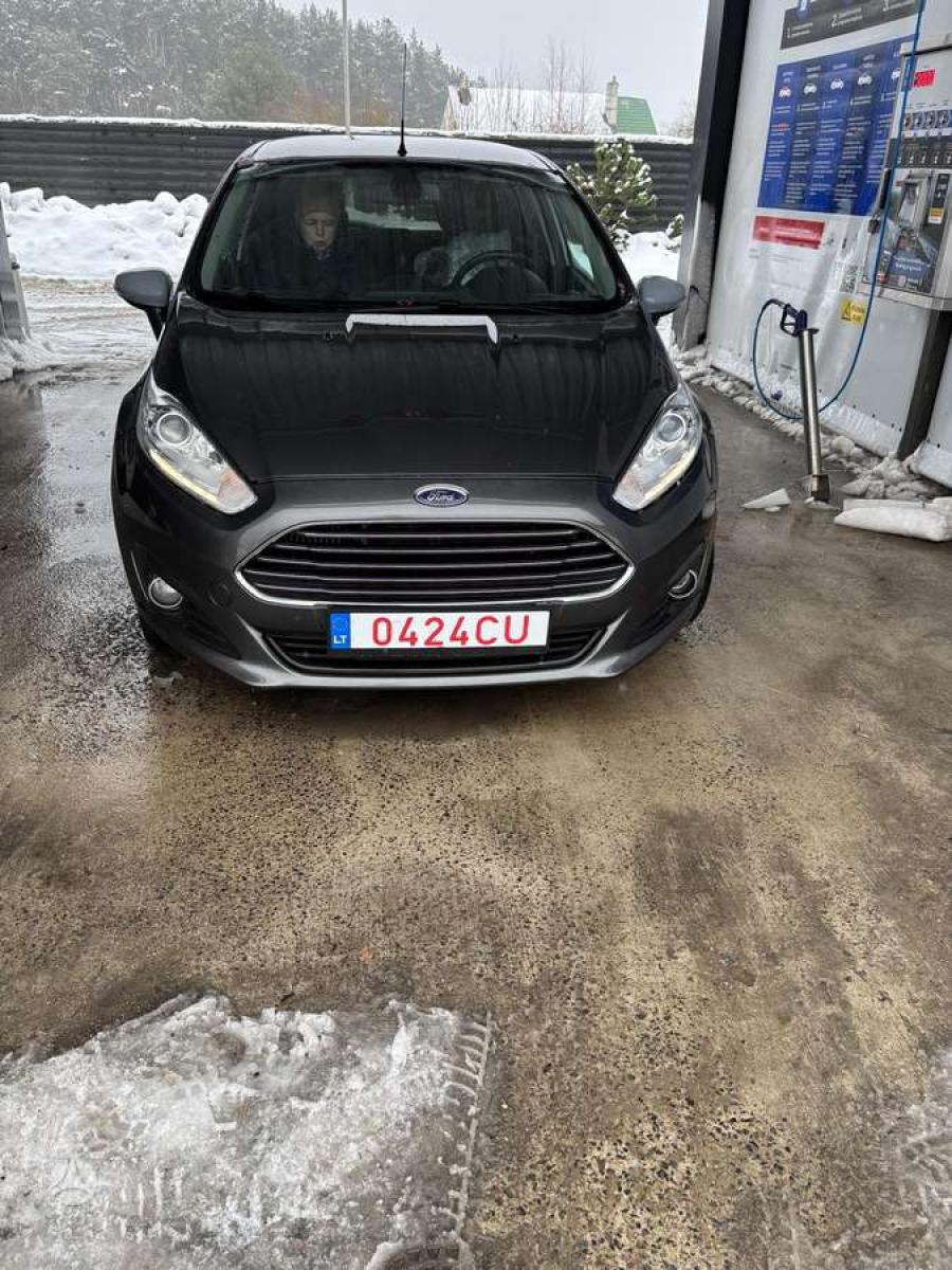 Pelēks Ford Fiesta 2016 Viļņa, ar dzinēja tilpumu 1.00 L un nobraukumu 280 tūkst. km par 3650 €, foto 1 vietnē AUTOMOTO.COM.LV