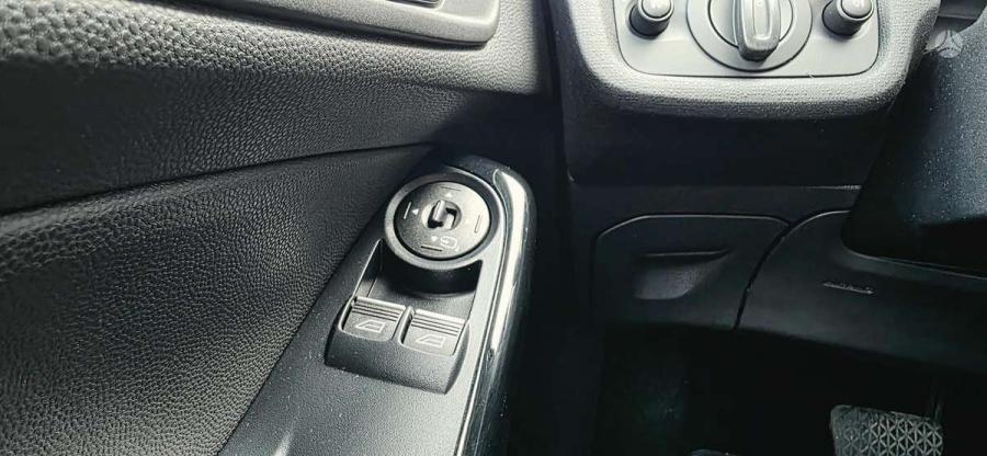 Pelēks Ford Fiesta 2016 Viļņa, ar dzinēja tilpumu 1.00 L un nobraukumu 37 tūkst. km par 8000 €, foto 15 vietnē AUTOMOTO.COM.LV