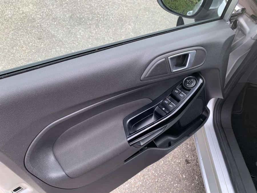 Pelēks Ford Fiesta 2016 Ukmergė, ar dzinēja tilpumu 1.00 L un nobraukumu 139 tūkst. km par 5250 €, foto 18 vietnē AUTOMOTO.COM.LV