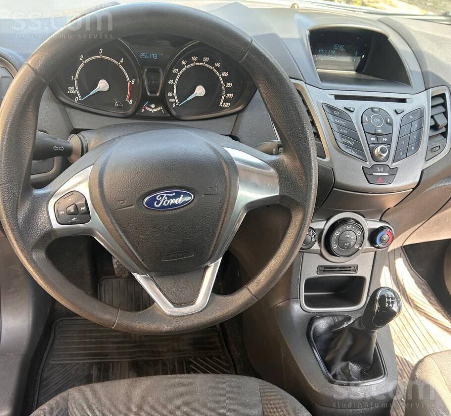 Grey Ford Fiesta 2016 in Riga, with an engine capacity of 1.50 L and mileage of 257 thousand km for 5300 €, photo 4 on AUTOMOTO.COM.LV