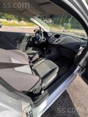 Grey Ford Fiesta 2016 in Riga, with an engine capacity of 1.50 L and mileage of 257 thousand km for 5300 €, photo 5 on AUTOMOTO.COM.LV