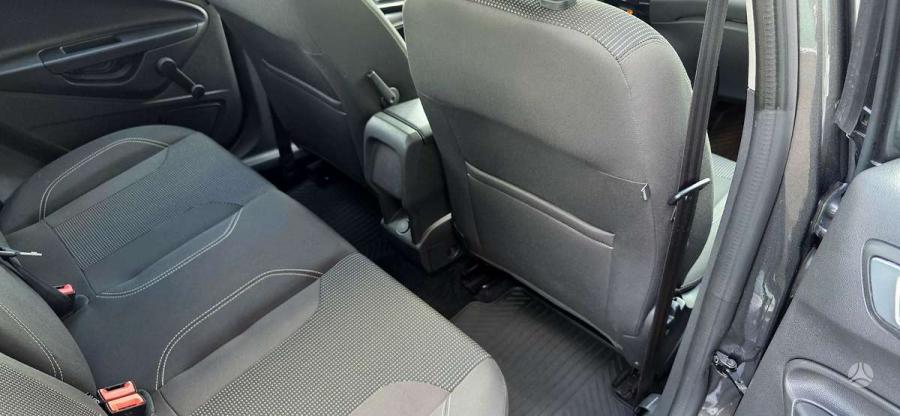 Grey Ford Fiesta 2016 in Vilnius, with an engine capacity of 1.00 L and mileage of 37 thousand km for 8250 €, photo 21 on AUTOMOTO.COM.LV