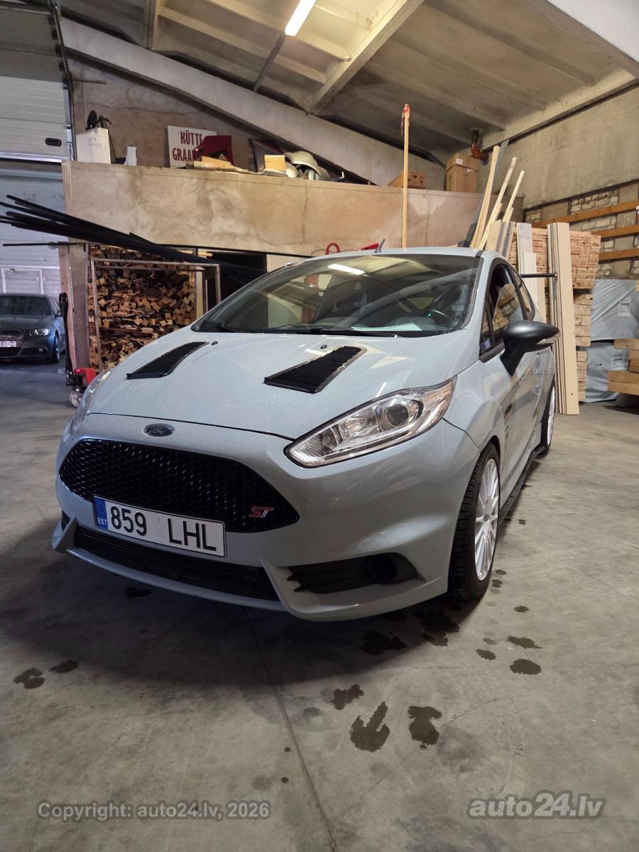 Pelēks Ford Fiesta 2016 Viljandi, ar dzinēja tilpumu 1.60 L un nobraukumu 59 tūkst. km par 17900 €, foto 3 vietnē AUTOMOTO.COM.LV