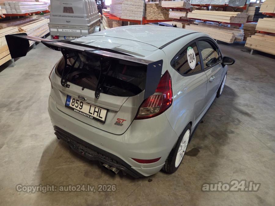 Pelēks Ford Fiesta 2016 Viljandi, ar dzinēja tilpumu 1.60 L un nobraukumu 59 tūkst. km par 17900 €, foto 4 vietnē AUTOMOTO.COM.LV