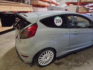 Pelēks Ford Fiesta 2016 Viljandi, ar dzinēja tilpumu 1.60 L un nobraukumu 59 tūkst. km par 17900 €, foto 7 vietnē AUTOMOTO.COM.LV