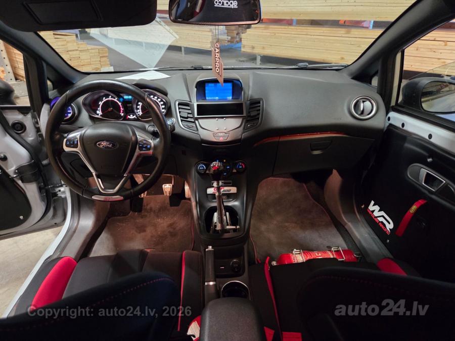 Pelēks Ford Fiesta 2016 Viljandi, ar dzinēja tilpumu 1.60 L un nobraukumu 59 tūkst. km par 17900 €, foto 13 vietnē AUTOMOTO.COM.LV