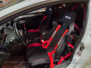 Pelēks Ford Fiesta 2016 Viljandi, ar dzinēja tilpumu 1.60 L un nobraukumu 59 tūkst. km par 17900 €, foto 15 vietnē AUTOMOTO.COM.LV