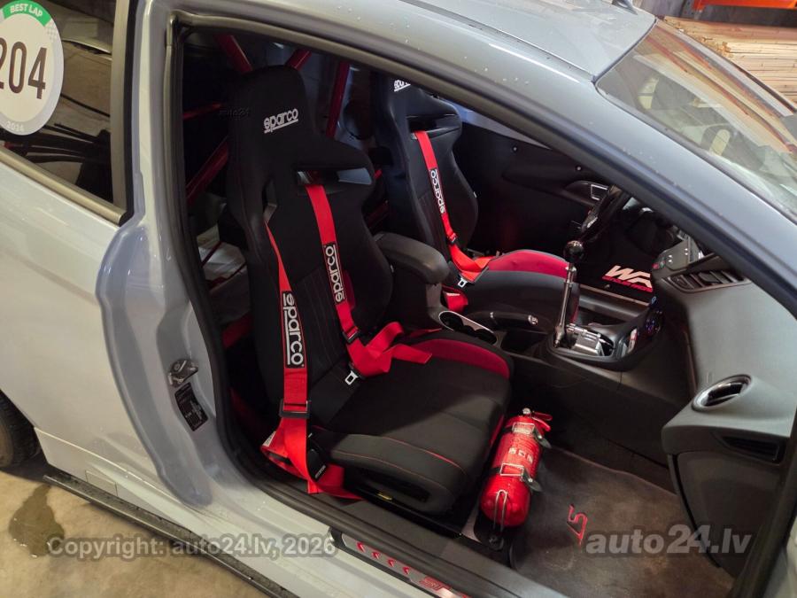 Pelēks Ford Fiesta 2016 Viljandi, ar dzinēja tilpumu 1.60 L un nobraukumu 59 tūkst. km par 17900 €, foto 16 vietnē AUTOMOTO.COM.LV