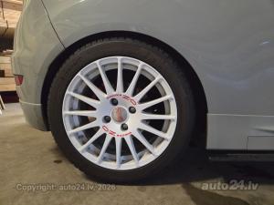 Pelēks Ford Fiesta 2016 Viljandi, ar dzinēja tilpumu 1.60 L un nobraukumu 59 tūkst. km par 17900 €, foto 18 vietnē AUTOMOTO.COM.LV
