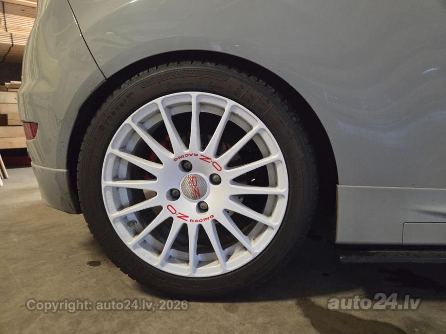 Pelēks Ford Fiesta 2016 Viljandi, ar dzinēja tilpumu 1.60 L un nobraukumu 59 tūkst. km par 17900 €, foto 18 vietnē AUTOMOTO.COM.LV