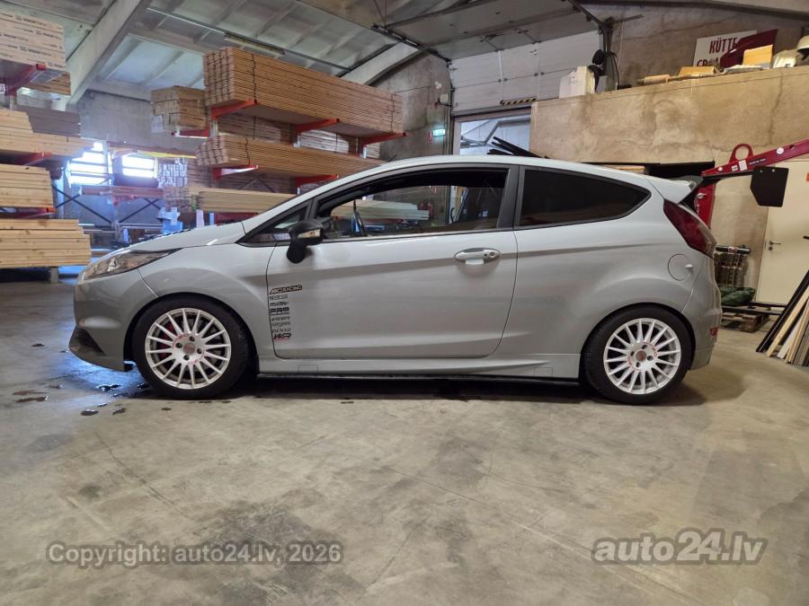 Pelēks Ford Fiesta 2016 Viljandi, ar dzinēja tilpumu 1.60 L un nobraukumu 59 tūkst. km par 17900 €, foto 23 vietnē AUTOMOTO.COM.LV