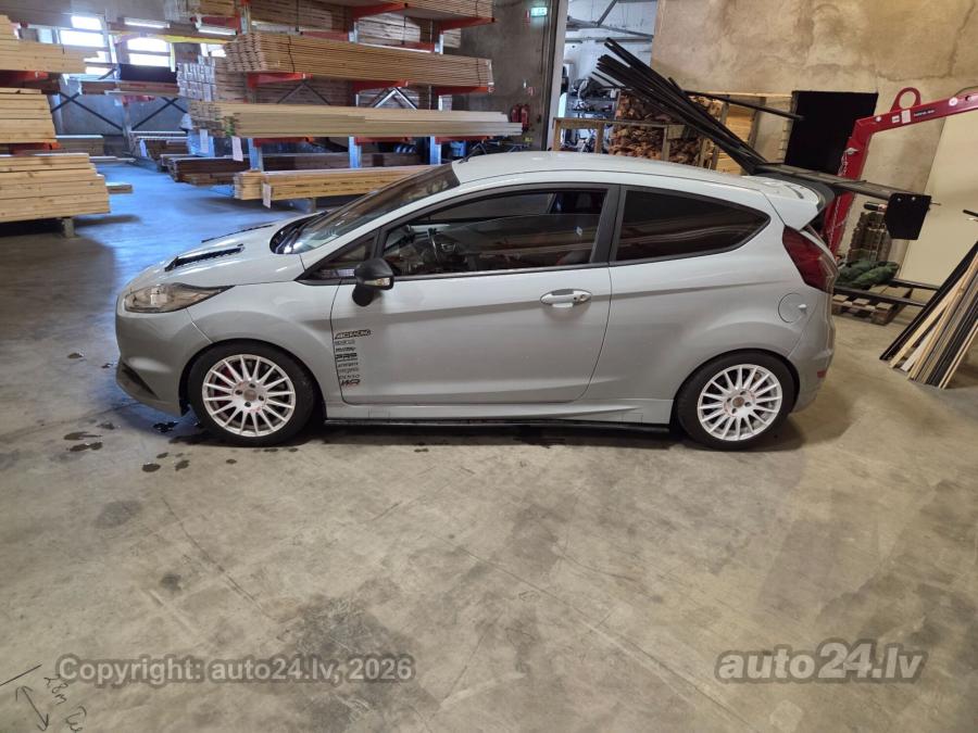 Pelēks Ford Fiesta 2016 Viljandi, ar dzinēja tilpumu 1.60 L un nobraukumu 59 tūkst. km par 17900 €, foto 25 vietnē AUTOMOTO.COM.LV