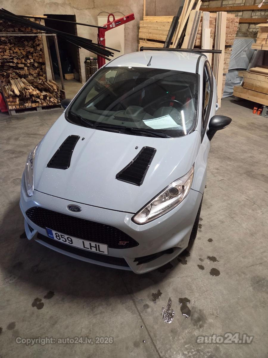 Pelēks Ford Fiesta 2016 Viljandi, ar dzinēja tilpumu 1.60 L un nobraukumu 59 tūkst. km par 17900 €, foto 26 vietnē AUTOMOTO.COM.LV