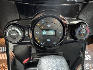 Grey Ford Fiesta 2016 in Kaunas, with an engine capacity of 1.00 L and mileage of 74 thousand km for 5700 €, photo 20 on AUTOMOTO.COM.LV
