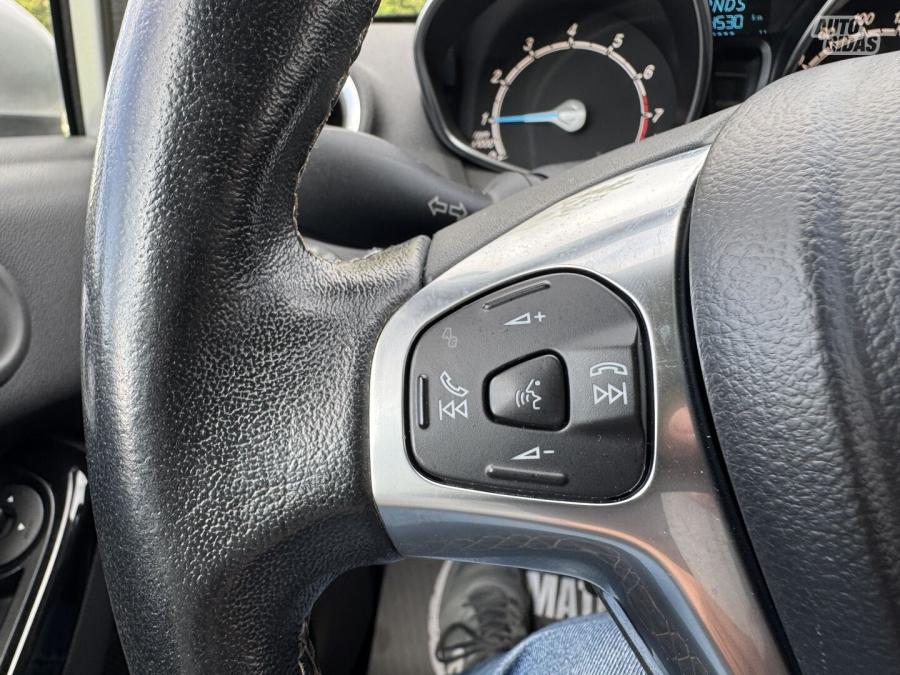 Grey Ford Fiesta 2016 in Kaunas, with an engine capacity of 1.00 L and mileage of 74 thousand km for 5700 €, photo 28 on AUTOMOTO.COM.LV