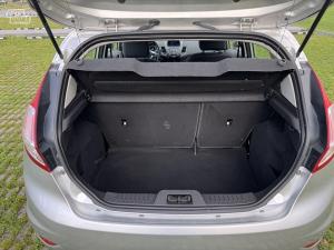 Grey Ford Fiesta 2016 in Kaunas, with an engine capacity of 1.00 L and mileage of 74 thousand km for 5700 €, photo 35 on AUTOMOTO.COM.LV