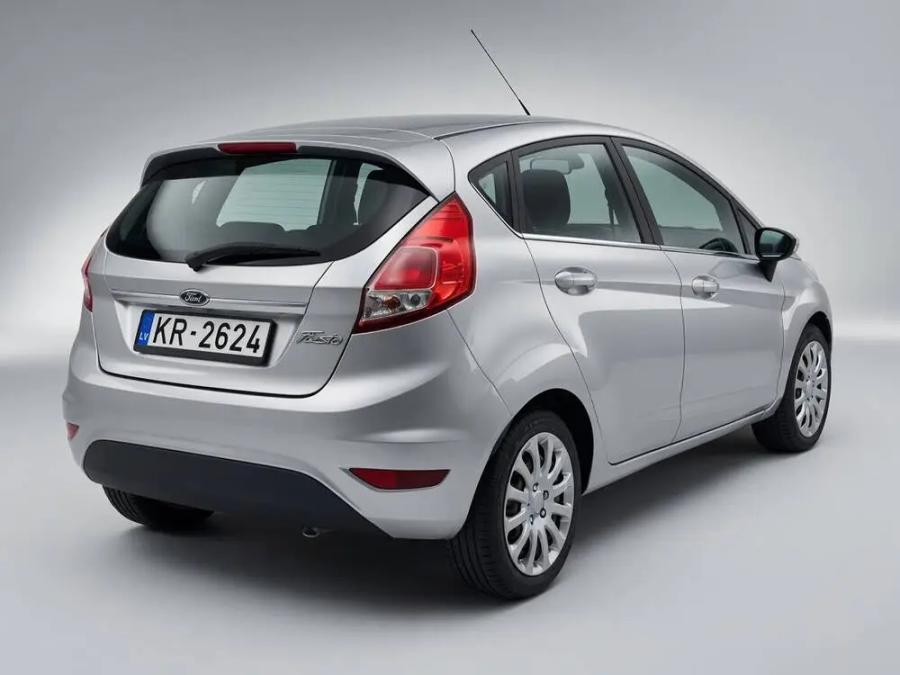 Grey Ford Fiesta 2017 in Jurmala, with an engine capacity of 1.00 L and mileage of 128 thousand km for 3950 €, photo 5 on AUTOMOTO.COM.LV