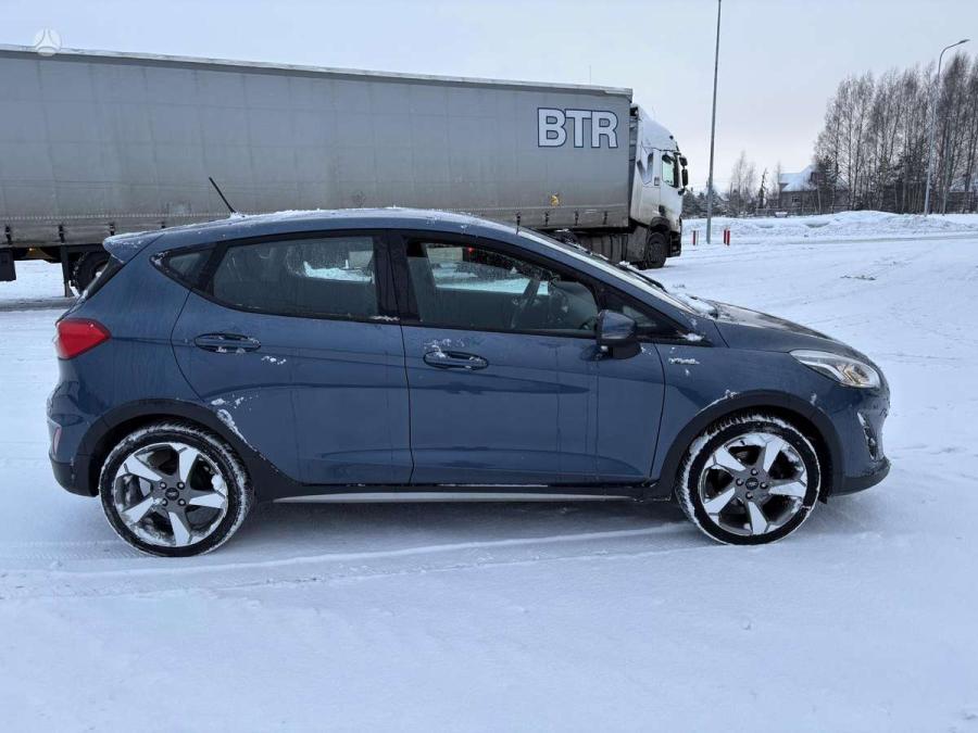 Grey Ford Fiesta 2018 in Taurage, with an engine capacity of 1.00 L and mileage of 128 thousand km for 5990 €, photo 2 on AUTOMOTO.COM.LV
