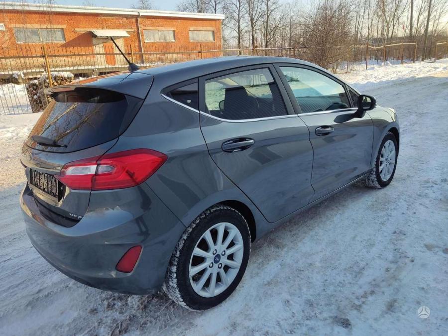 Grey Ford Fiesta 2018 in Ukmerge, with an engine capacity of 1.00 L and mileage of 82 thousand km for 5200 €, photo 5 on AUTOMOTO.COM.LV
