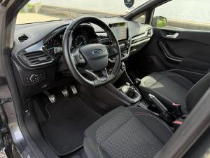 Pelēks Ford Fiesta 2018 Jūrmala, ar dzinēja tilpumu 1.00 L un nobraukumu 123 tūkst. km par 7950 €, foto 27 vietnē AUTOMOTO.COM.LV