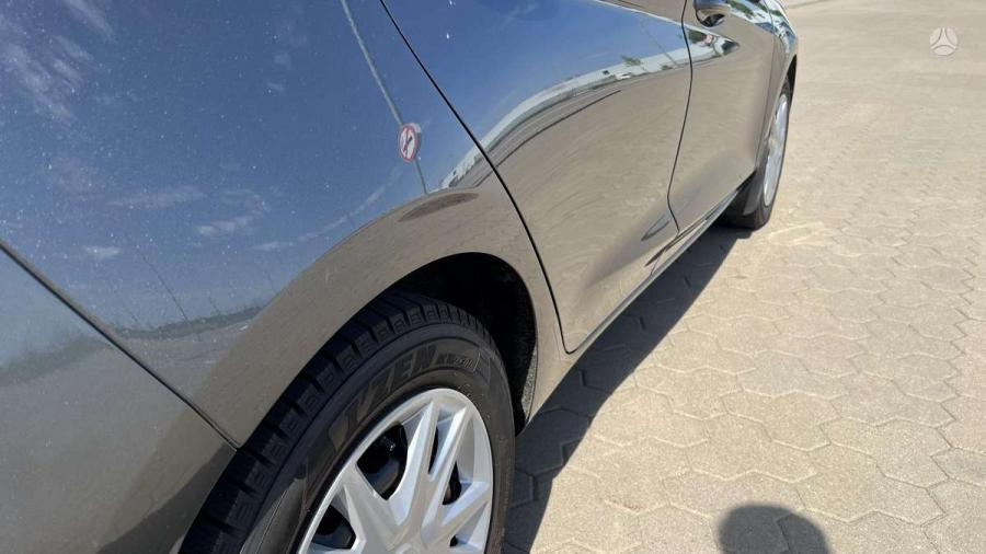 Grey Ford Fiesta 2018 in Kaunas, with an engine capacity of 1.00 L and mileage of 160 thousand km for 4998 €, photo 15 on AUTOMOTO.COM.LV