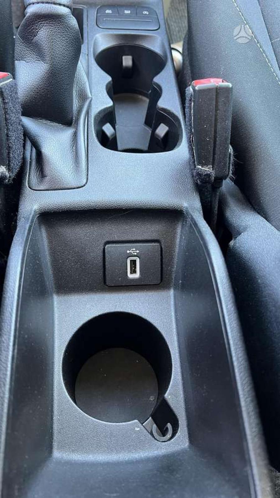 Grey Ford Fiesta 2018 in Kaunas, with an engine capacity of 1.00 L and mileage of 160 thousand km for 4998 €, photo 23 on AUTOMOTO.COM.LV