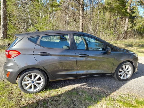 Grey Ford Fiesta 2019 in Parnu, with an engine capacity of 1.10 L and mileage of 200 thousand km for 8999 €, photo 2 on AUTOMOTO.COM.LV