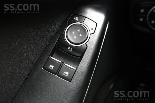 Ford Fiesta 2019 Rīga vietnē Pelēks Ford Fiesta 2019 Rīga, ar dzinēja tilpumu 1.00 L un nobraukumu 208 tūkst. km par 7490 €, foto 9 vietnē AUTOMOTO.COM.LV