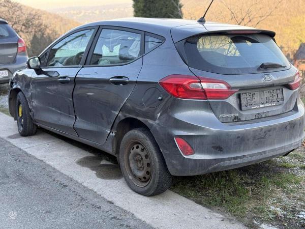 Grey Ford Fiesta 2020 in Kaunas, with an engine capacity of 1.08 L and mileage of 103 thousand km for 3850 €, photo 2 on AUTOMOTO.COM.LV