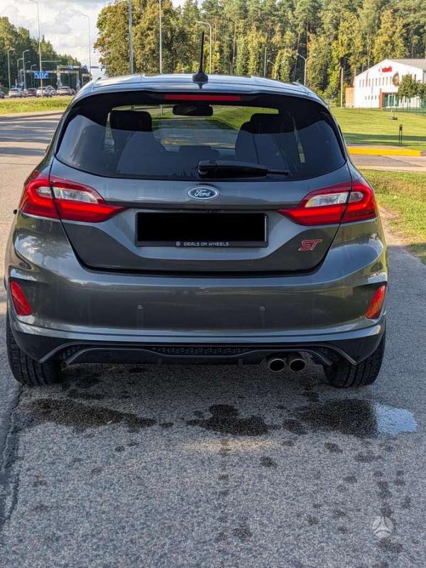 Pelēks Ford Fiesta 2020 Viļņa, ar dzinēja tilpumu 1.50 L un nobraukumu 104 tūkst. km par 11500 €, foto 4 vietnē AUTOMOTO.COM.LV