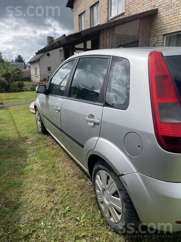 Pelēks Ford Fiesta 2005 Rīga, ar dzinēja tilpumu 1.20 L un nobraukumu 277 tūkst. km par 650 €, foto 3 vietnē AUTOMOTO.COM.LV