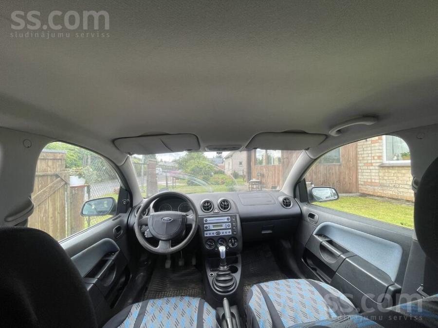 Pelēks Ford Fiesta 2005 Rīga, ar dzinēja tilpumu 1.20 L un nobraukumu 277 tūkst. km par 650 €, foto 5 vietnē AUTOMOTO.COM.LV