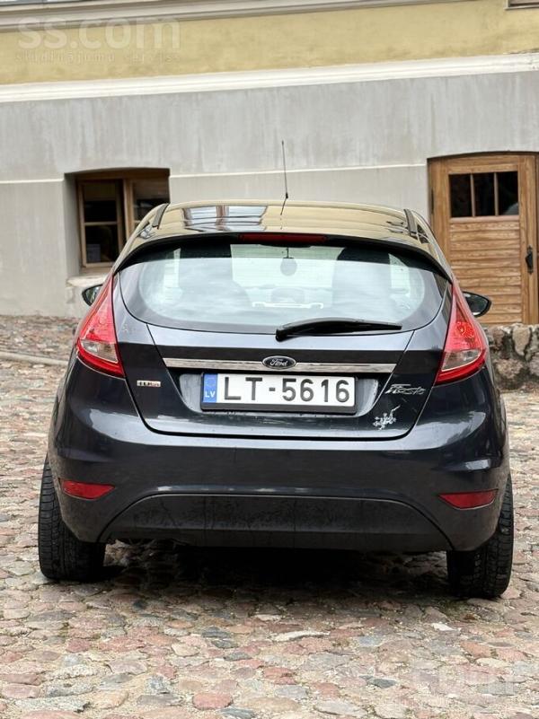 Grey Ford Fiesta 2011 in Kuldiga, with an engine capacity of 1.40 L and mileage of 0 thousand km for 2250 €, photo 4 on AUTOMOTO.COM.LV
